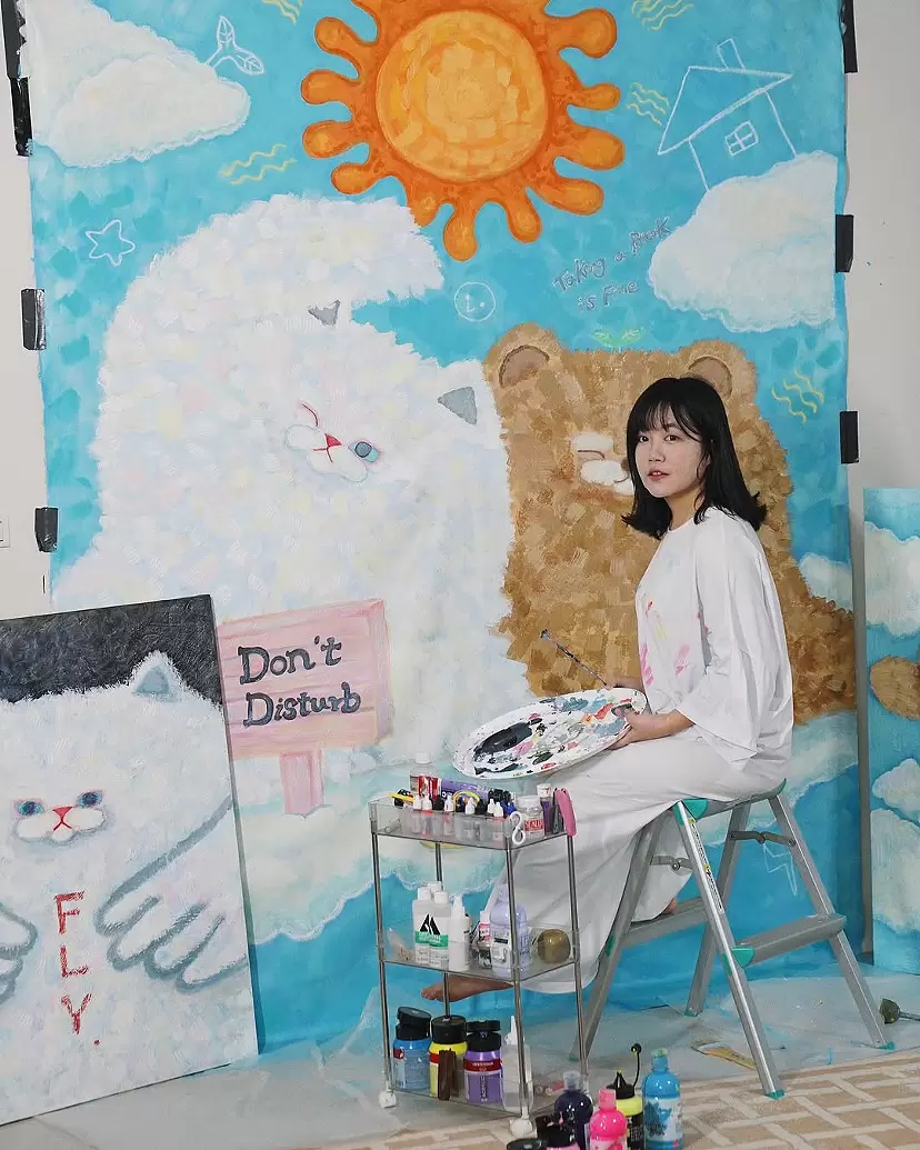 ペンキを浴びた猫 by 憨憨 Hanhan | 現代アートの販売・通販 | ArtSticker