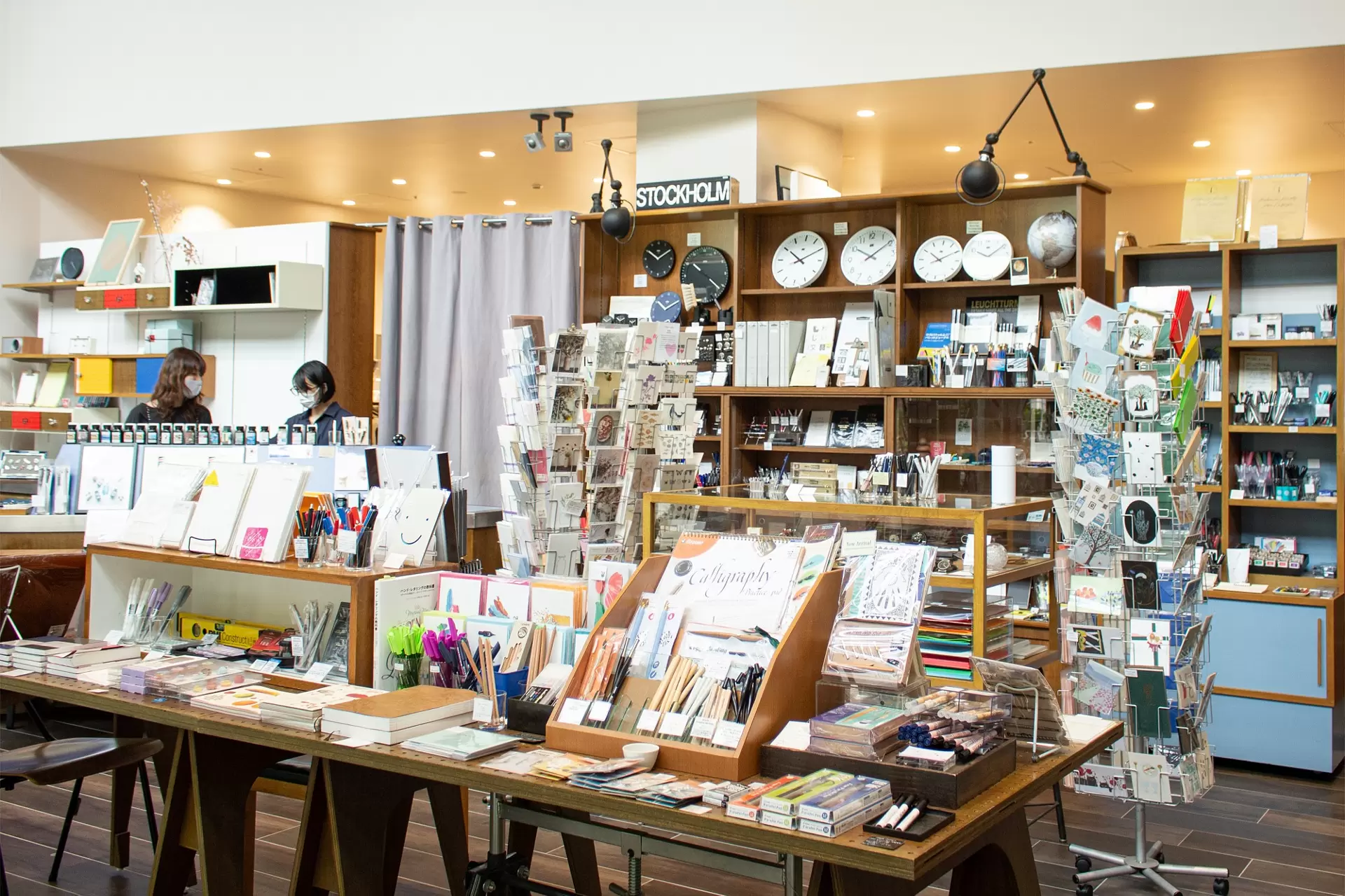 「TAKEO PAPER SHOW2023 storage depot at ANGERS ravissant」 by 株式会社竹尾 | 現代 ...